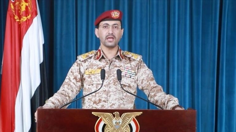 استهداف المدمرة الأميركية “USS Gravely” في البحر الأحمر بعدة صواريخ بحرية – SdArabia