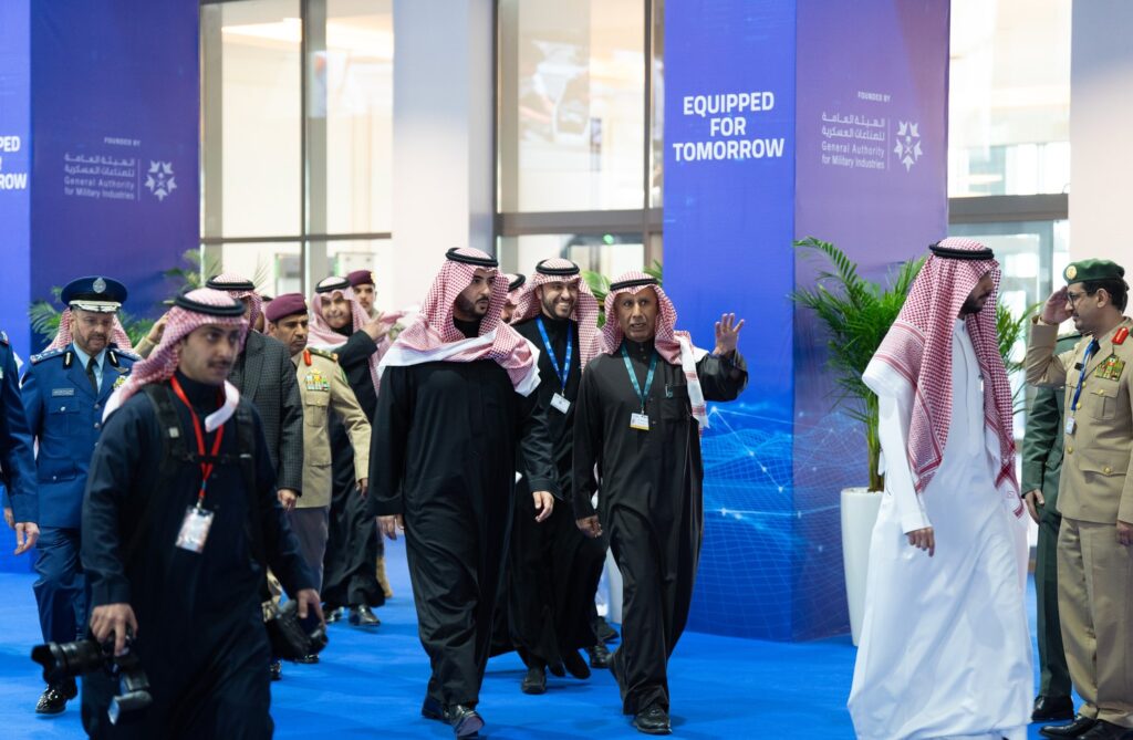 برعاية كريمة من خادم الحرمين الشريفين ونيابة عن سمو ولي العهد سمو وزير الدفاع يفتتح معرض الدفاع ...