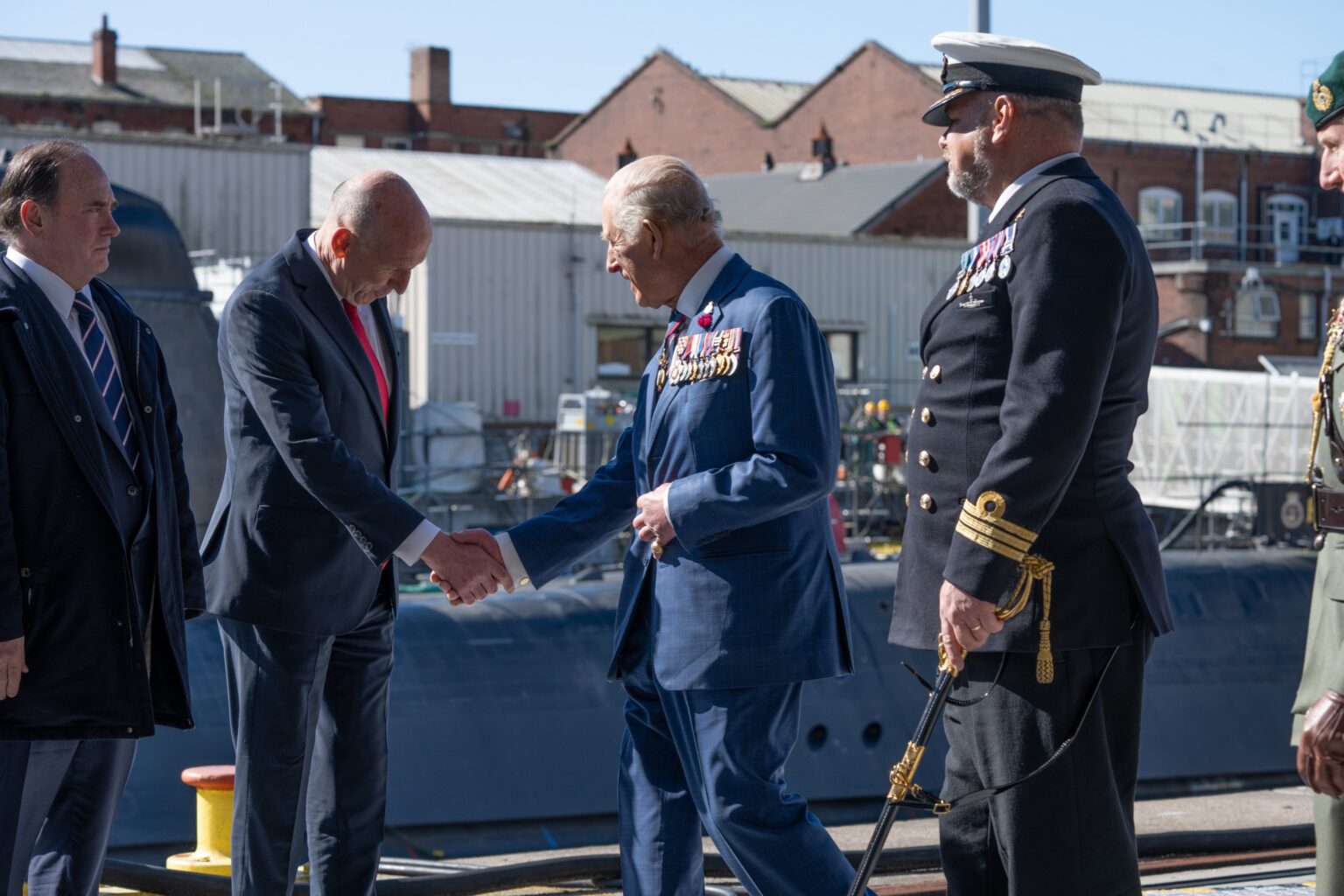 الملك تشارلز يدشّن أحدث غواصة هجومية تنضم إلى البحرية الملكية البريطانية – SdArabia